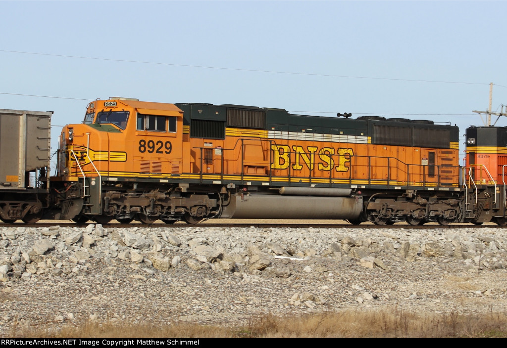 BNSF 8929